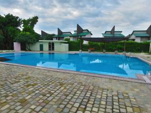 voco Jim Corbett, an IHG Hotel Situated Riverside Resort